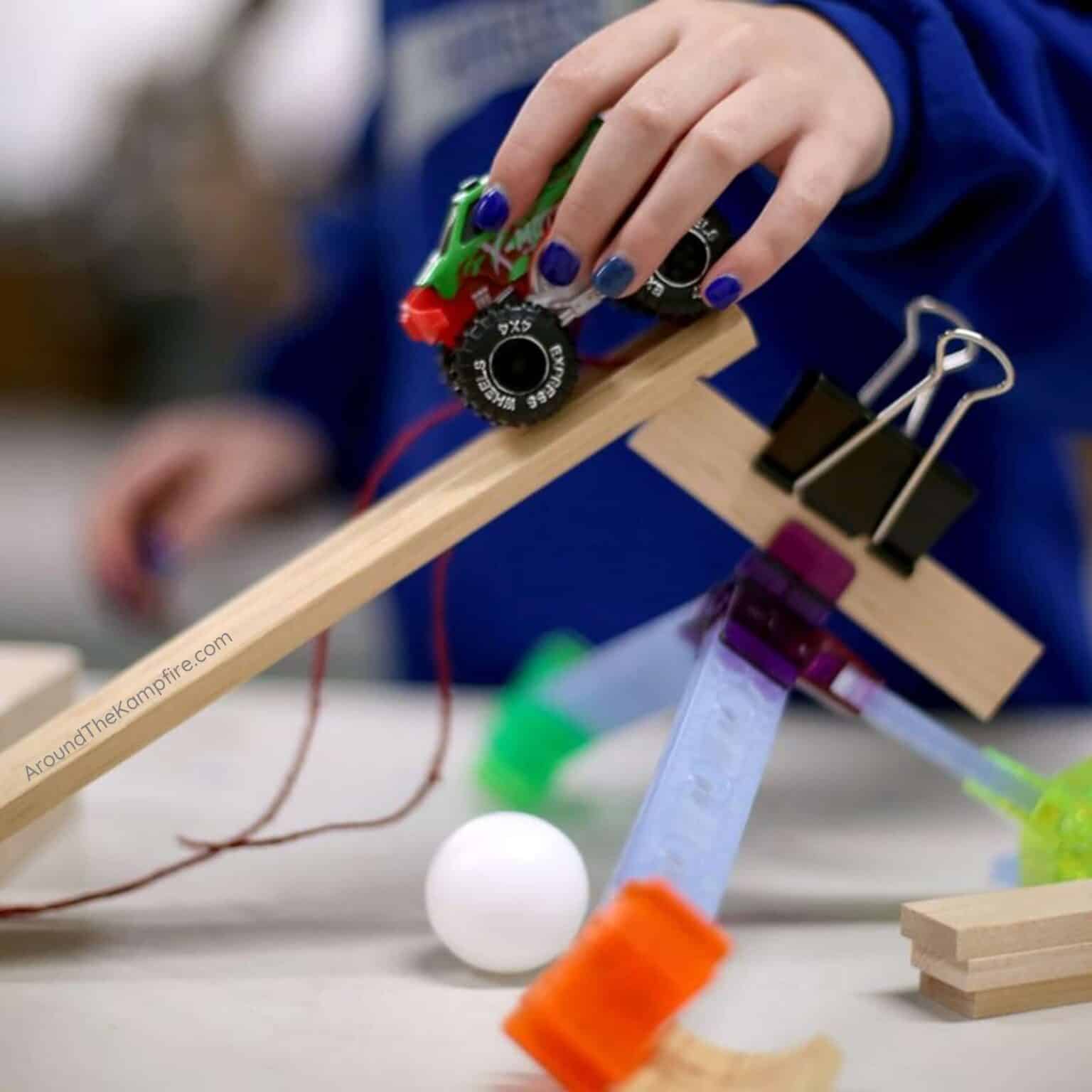 15 Fun Indoor Recess Ideas - Around the Kampfire
